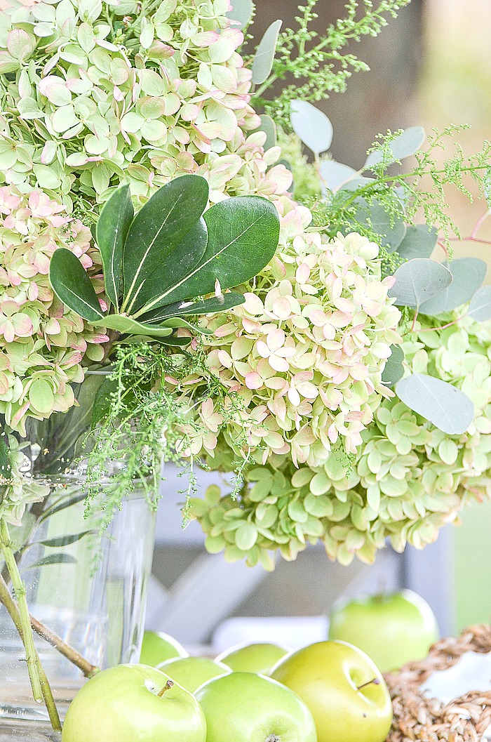 FALL HYDRANGEA AND GREEN APPLE TABLE - StoneGable
