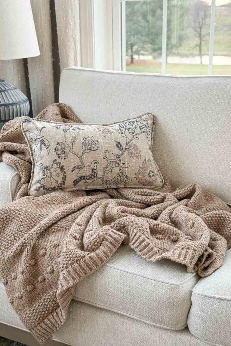 How To Style A Throw Blanket 10 Attractive Ways - StoneGable