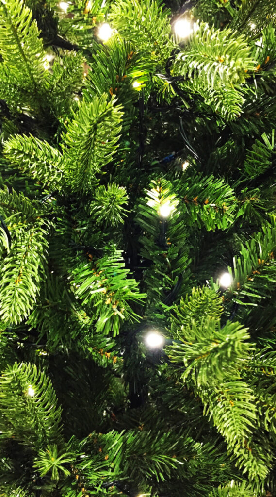 FINDING THE PERFECT ARTIFICIAL CHRISTMAS TREE - StoneGable