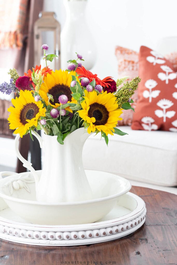 Cute Home Tour + Sunflower Arranging And Care + Fall Ideas - StoneGable