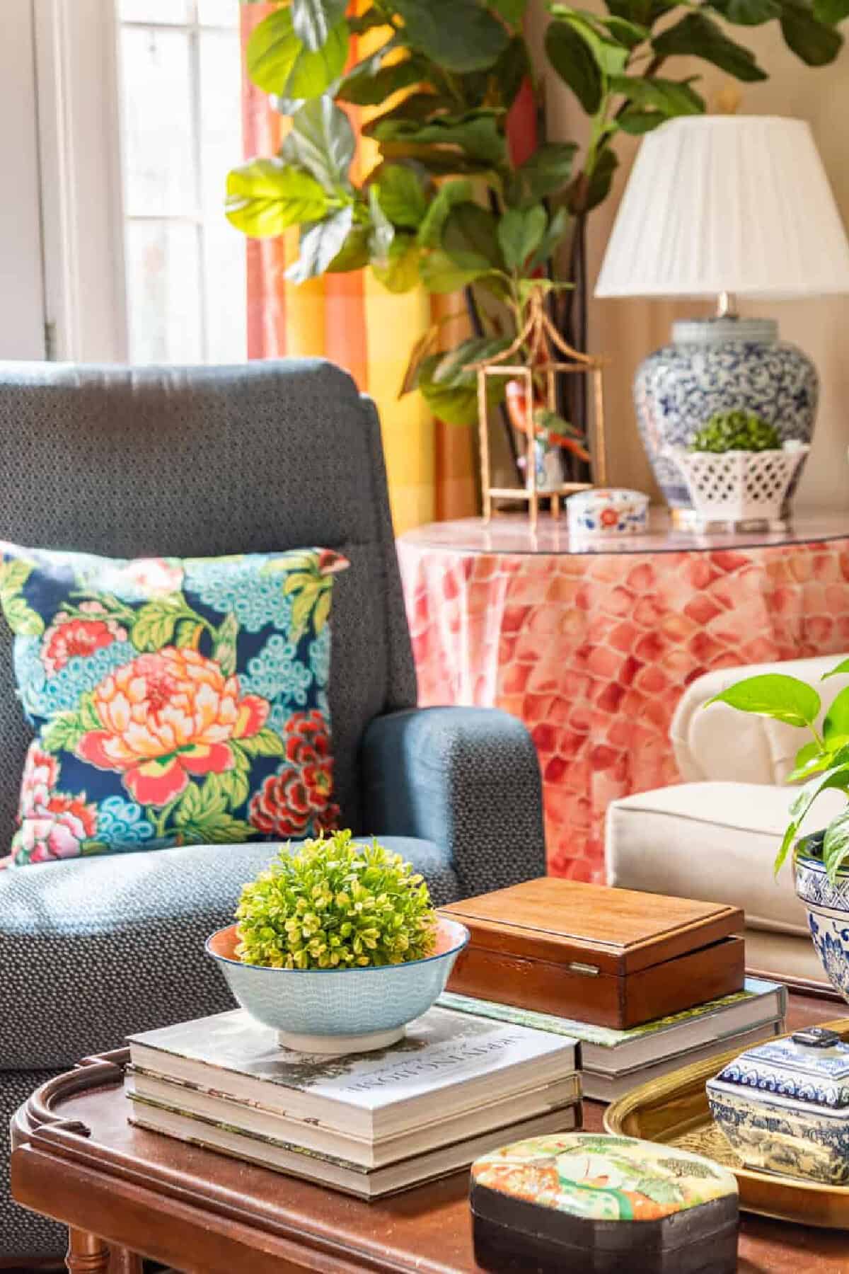 HSS The Spring Edition: Spring Decorating + Spring Color + Free Spring ...