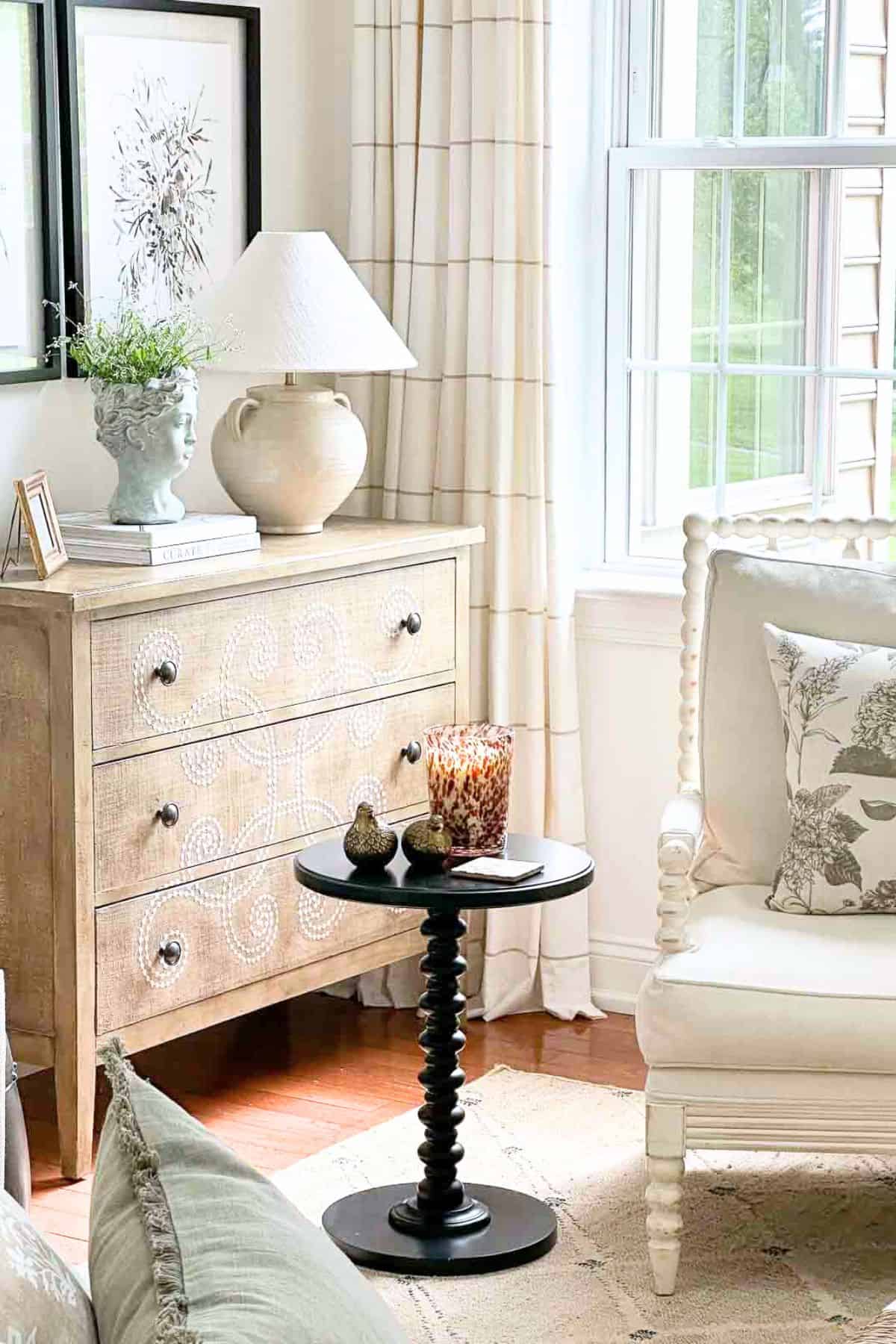 How To Make A Room Feel Personal, Lived In, And Welcoming - StoneGable